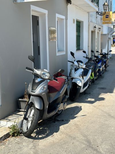 Ενοικιάσεις Μοτοσυκλετών Παξοί | Moto & Rentals Loggos